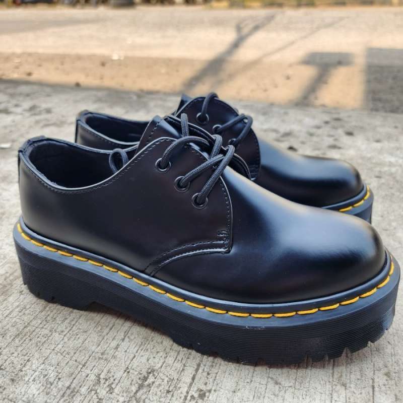 Jual Sepatu Boots Docmar Low 1461 Quad Platform Black Smooth Faux ...