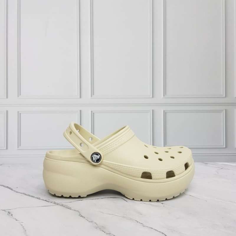 Jual Sandal Crocs Classic Platform Clog Wanita 6cm - Cream 38 Di Seller ...