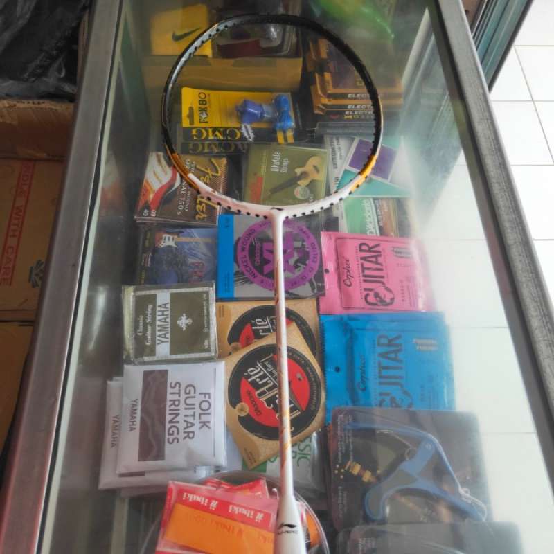 Promo Raket Badminton Lining Tectonic 7 - Putih-hitam, Batangan Diskon ...