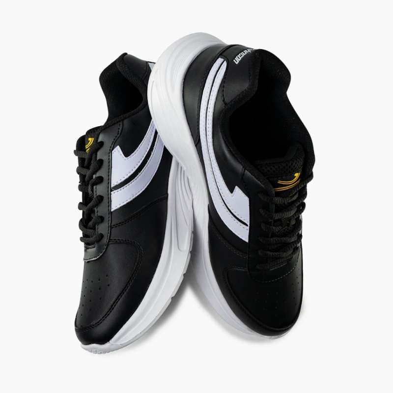 Promo Sepatu Sneakers Johnson - Woosh Black White - 38 Diskon 53% Di ...