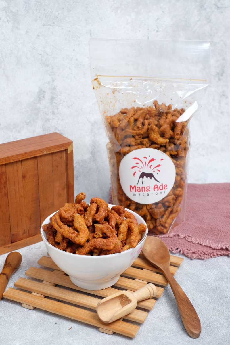 Jual Macaroni Mang Ade Keripik Usus Krispy Kemasan Besar 1kg Di Seller ...