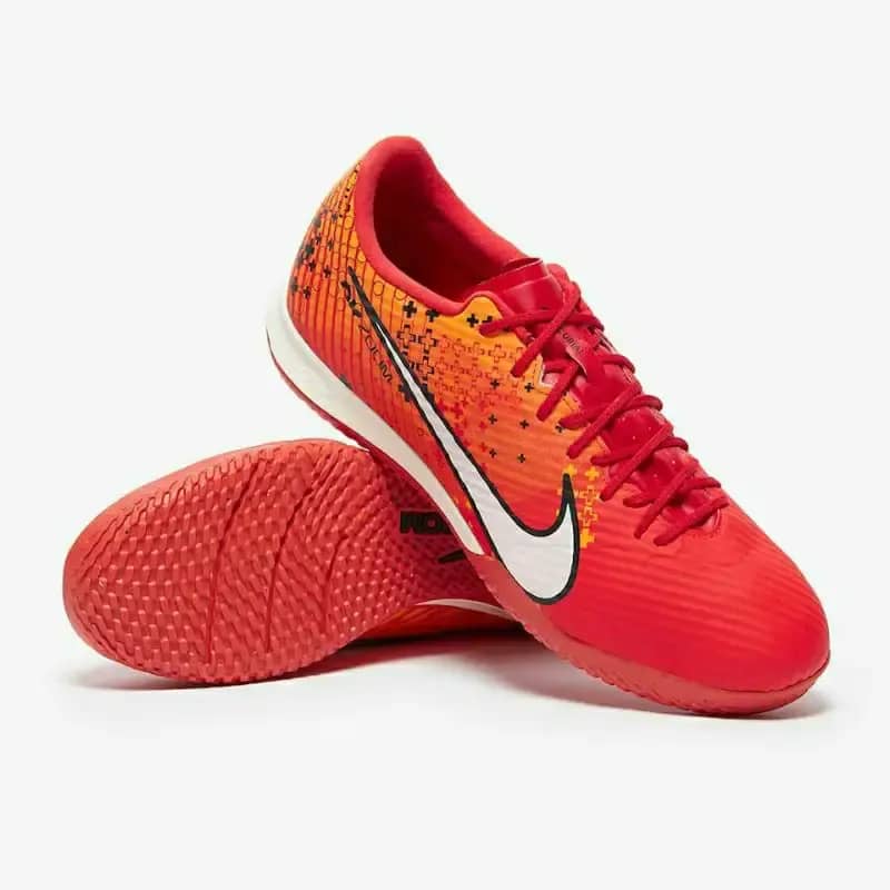 sepatu futsal magista