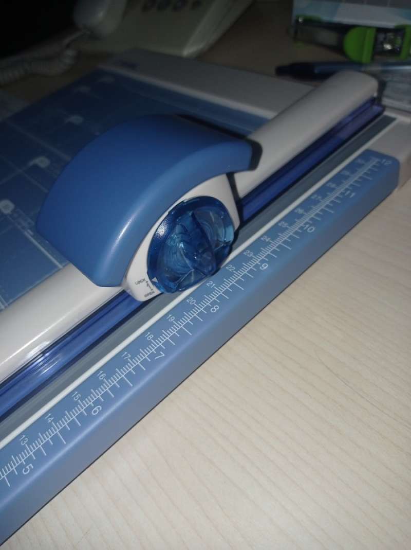 Jual Pemotong Kertas A4 Carl Rt-200/ Rotary Disk Cutter Di Seller ...