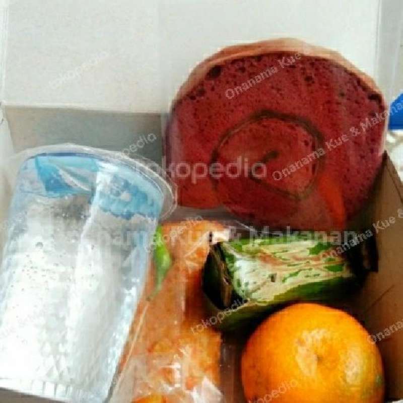Jual Paket Snack Box Kue Kotak Isi 3 Kue + Aqua + Buah Jeruk Di Seller ...
