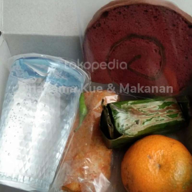 Jual Paket Snack Box Kue Kotak Isi 3 Kue + Aqua + Buah Jeruk Di Seller ...
