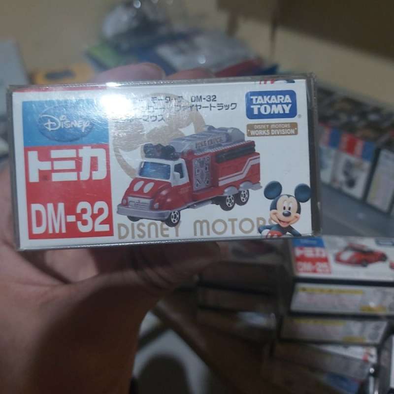 Promo Tomica DM32 Jolly Float Fire Truck Mickey Mouse Diskon 23% di Seller Indah Toys Store ...