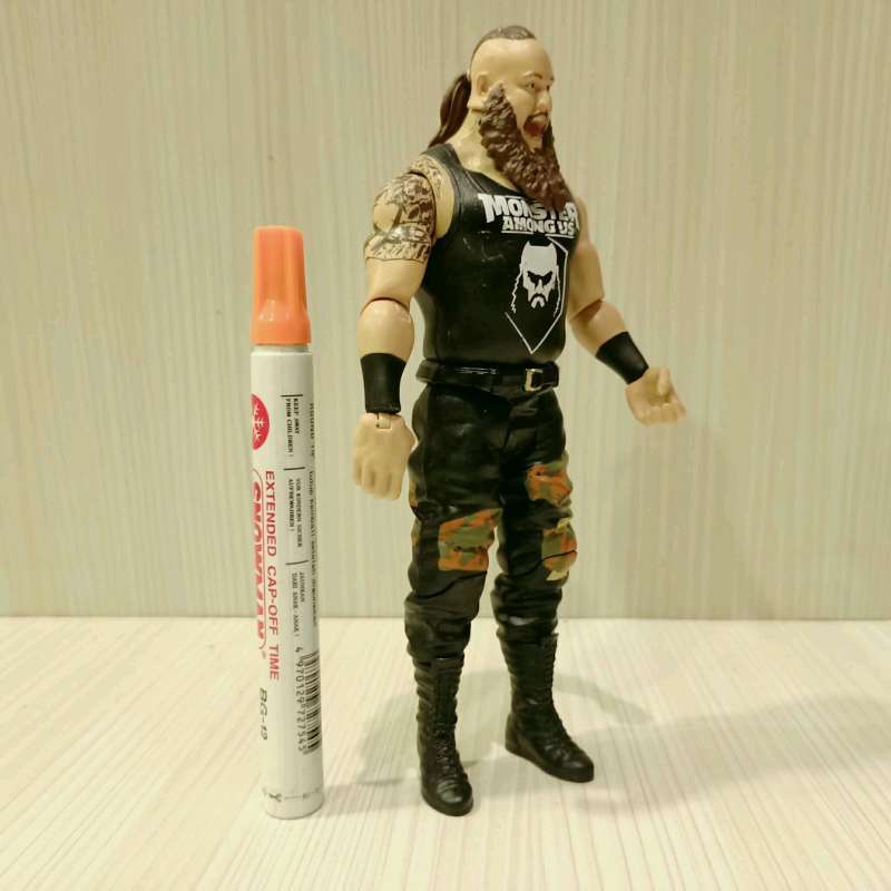 Jual mainan action figure Braun strowman wwe wrestling figure smackdown ...