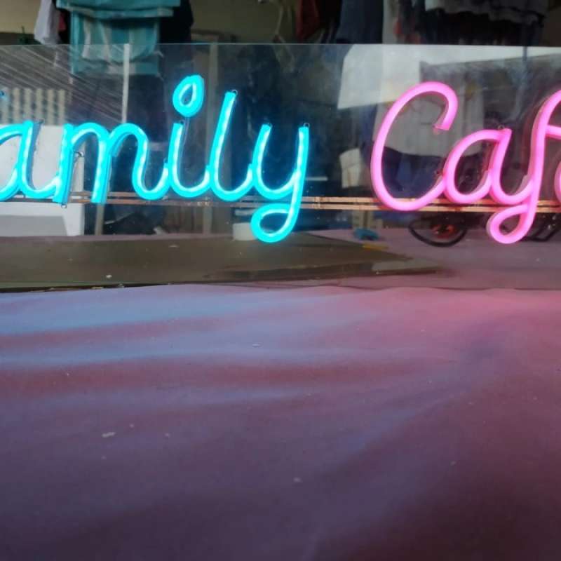 Promo Lampu LED Neon Text Tulisan Family Cafe pesanan kak Ronald Diskon ...