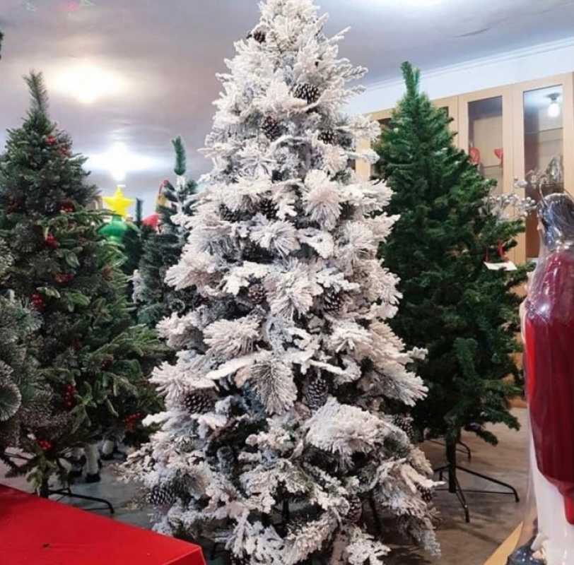 Jual Pohon Natal Full Snow Pinus Lebat 150cm Dan 180 Cm Di Seller ...
