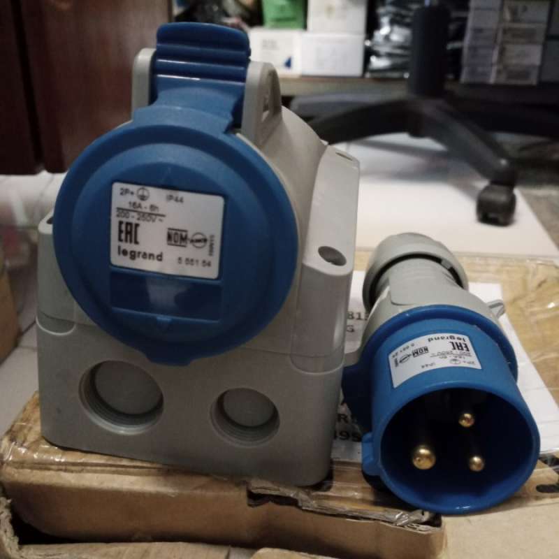 Promo Stop Kontak 3 Kaki 1 Phase 16 A Surface Mounting Legrand Diskon ...