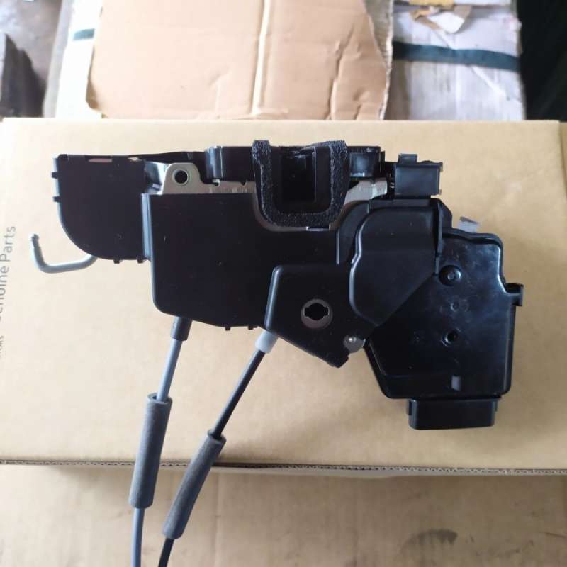 Promo Latch Actuator Assy Door Lock Sentral Lock Pintu Depan Hyundai H1 ...