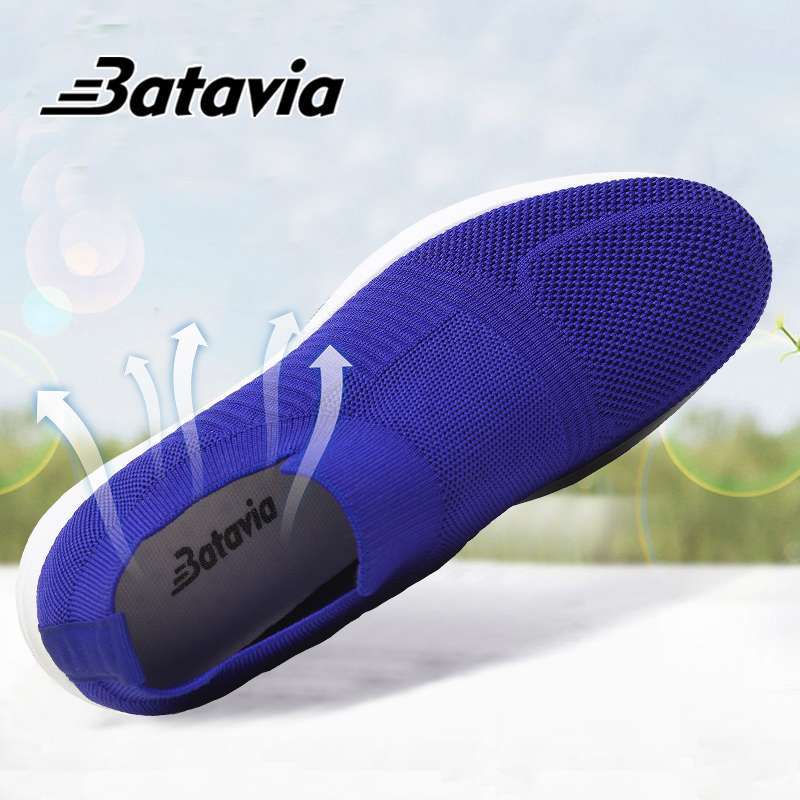 Promo Sepatu Pria Keren Terbaru Memakai Sepatu Olahraga Hitam Sekolah ...