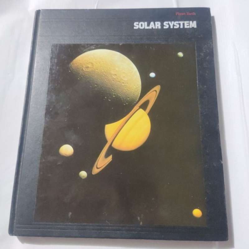 Jual Buku Solar System Planet Earth Astronomy Bumi Illustrated Books Di ...
