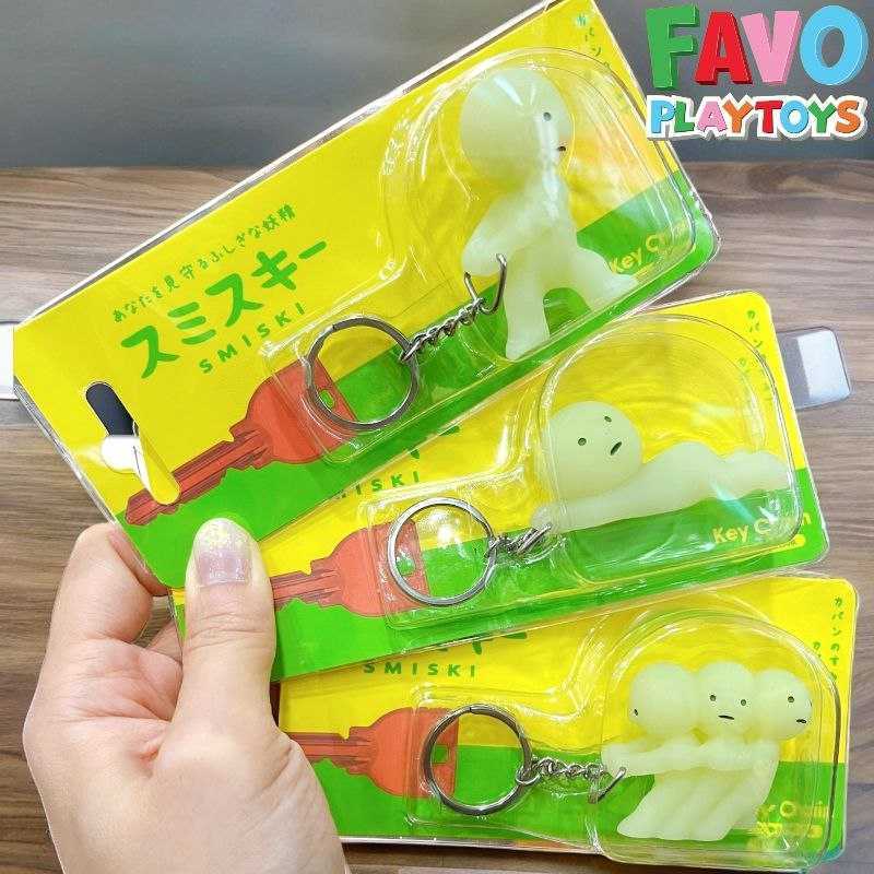 Promo Smiski Glow In The Dark Keychains Series - Set Of 3 - Grabbing ...