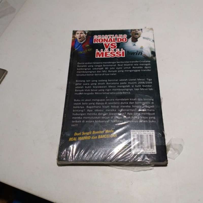 Jual Buku Cristiano Ronaldo Vs Lionel Messi Di Seller Velvet Store ...