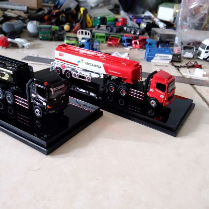 Jual 1/87 Miniatur Truck/truk Tangki Pertamina Bbm/lpg Di Seller Velvet ...