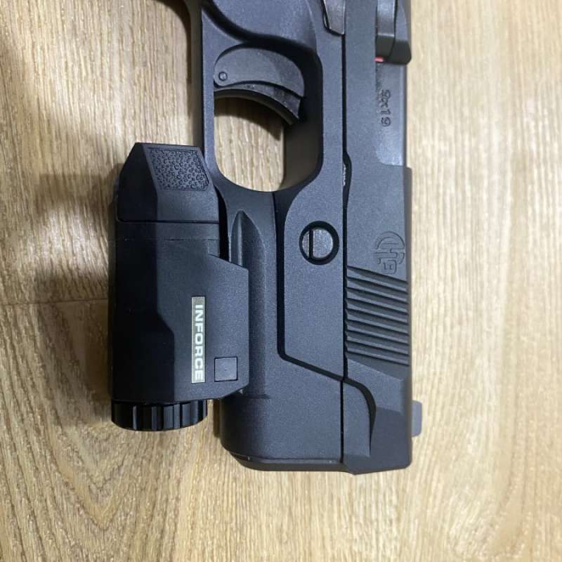 Jual Inforce Apl - C Flashlight Warna Black Di Seller Velvet Store ...