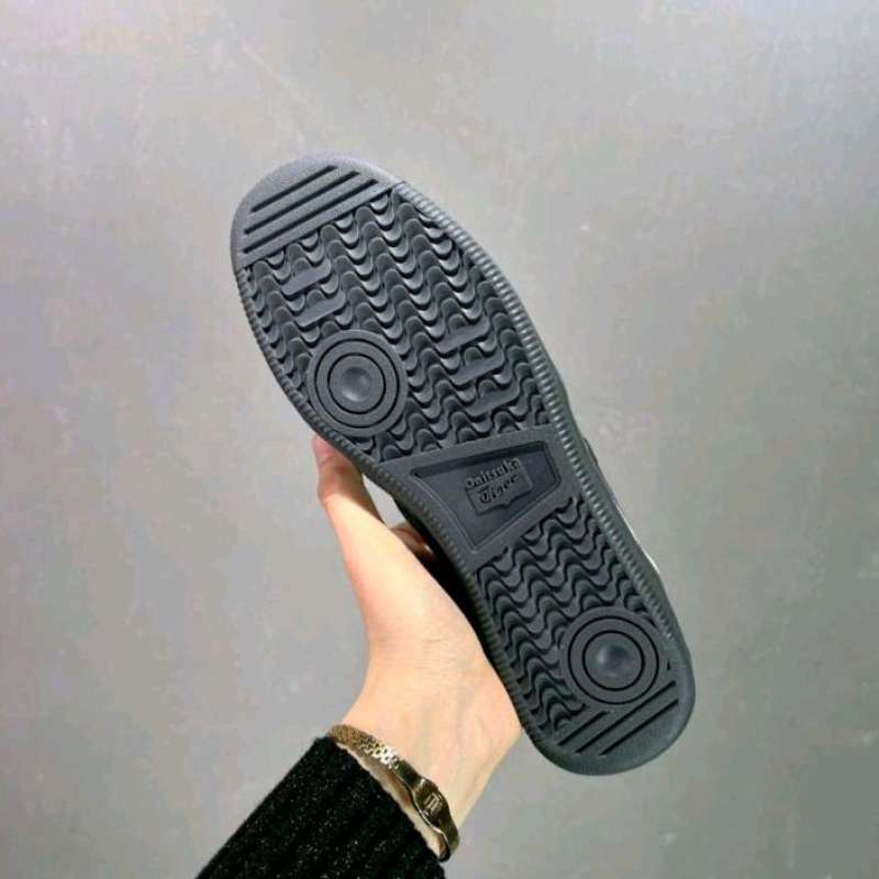 Promo Sepatu Onit Tokuten White Black Bnib - 44 Diskon 50% Di Seller ...