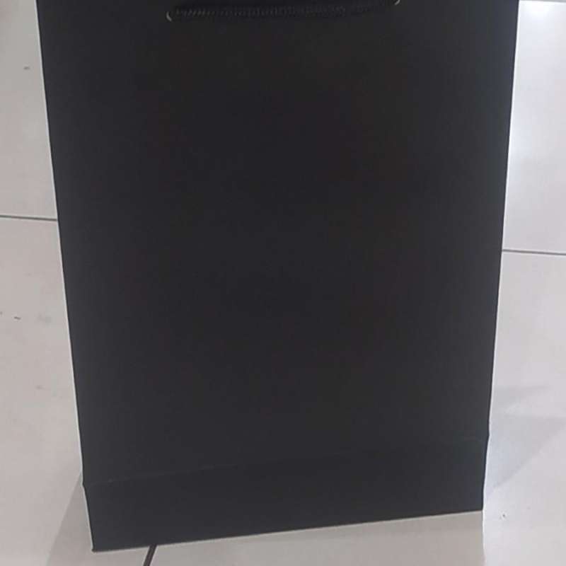 Jual Paper Bag Hitam Doff Bahan Super Tebal Ukuran Tanggung Isi 12 Pcs ...