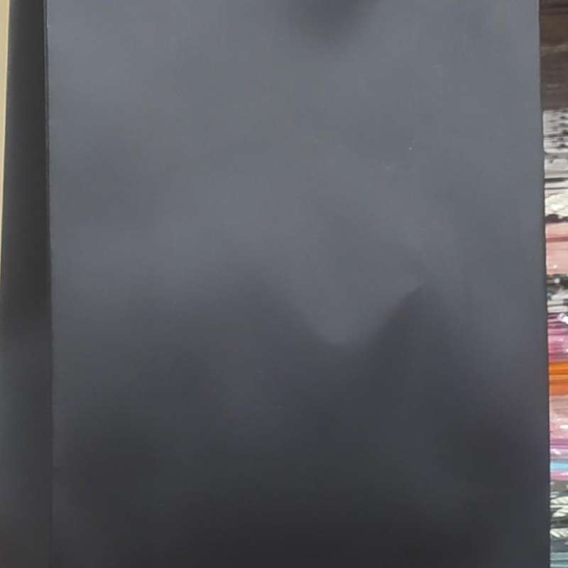 Jual Paper Bag Hitam Doff Bahan Super Tebal Ukuran Tanggung Isi 12 Pcs ...