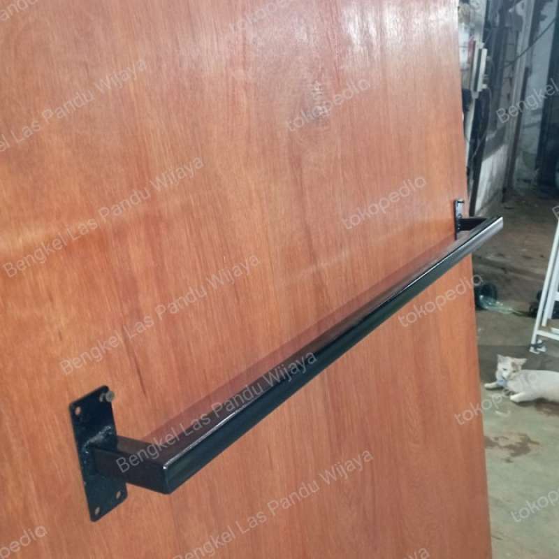 Jual Besi Tiang Gantungan Tempel Dinding / Tembok Simple Custom Di ...