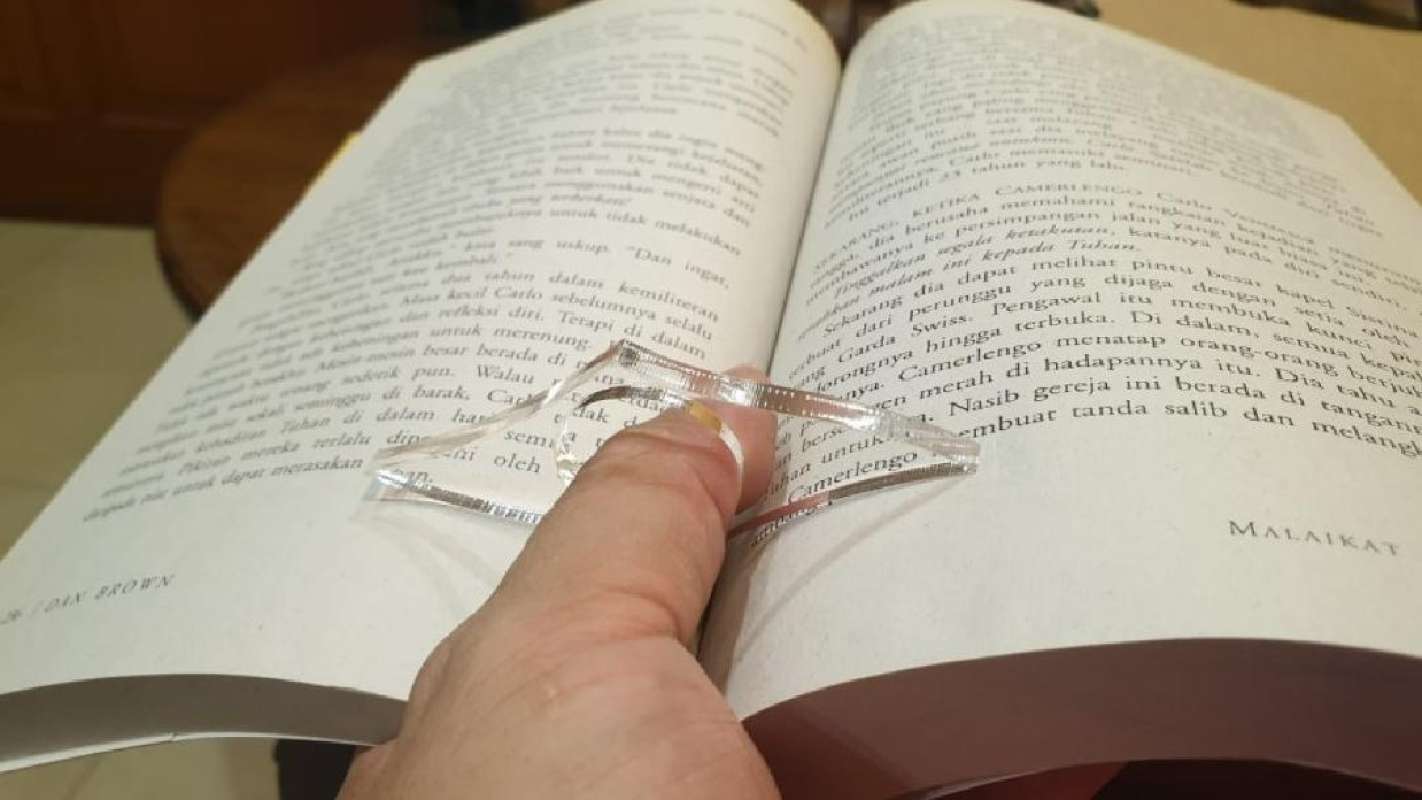 Jual Akrilik / Acrylic Thumb Book / Support Book Page Holder Bookmark ...