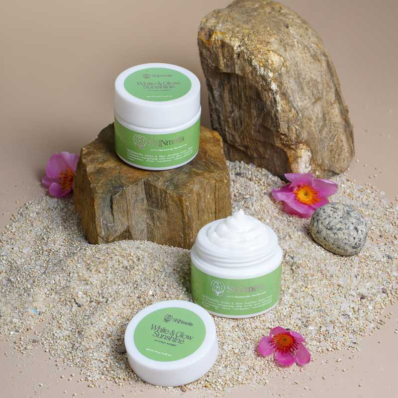 Jual White and Glow Sunshine Hydro Moist di Seller Skinmetis Jakarta ...