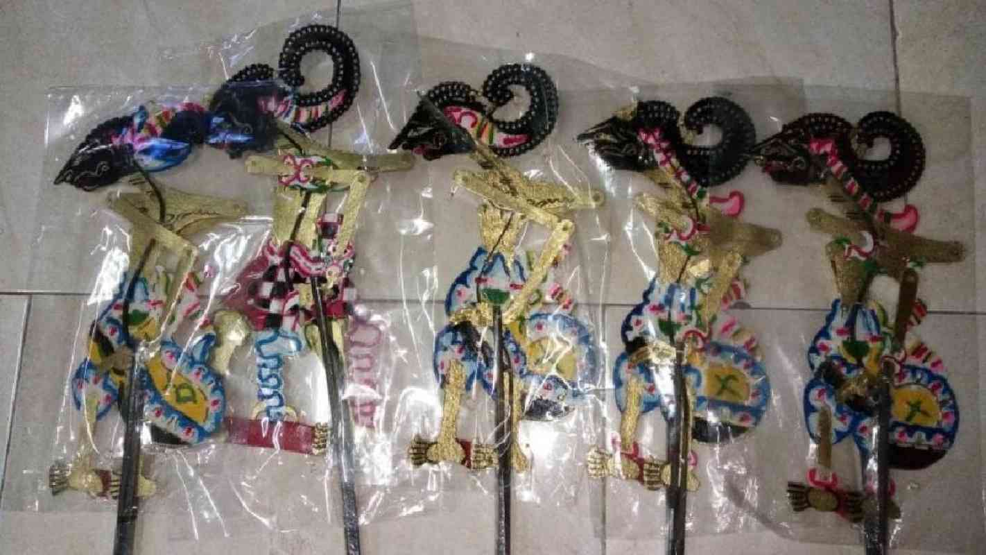 Jual 1 Set Wayang Kulit Pandawa Lima ( 45 Cm ) Di Seller Manunggal Jaya ...