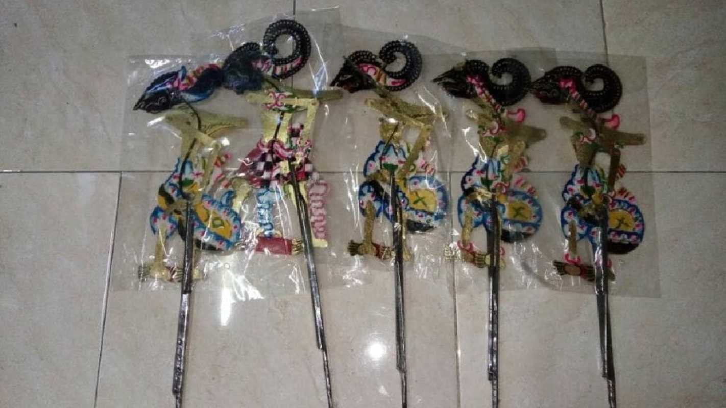 Jual 1 Set Wayang Kulit Pandawa Lima ( 45 Cm ) Di Seller Manunggal Jaya ...