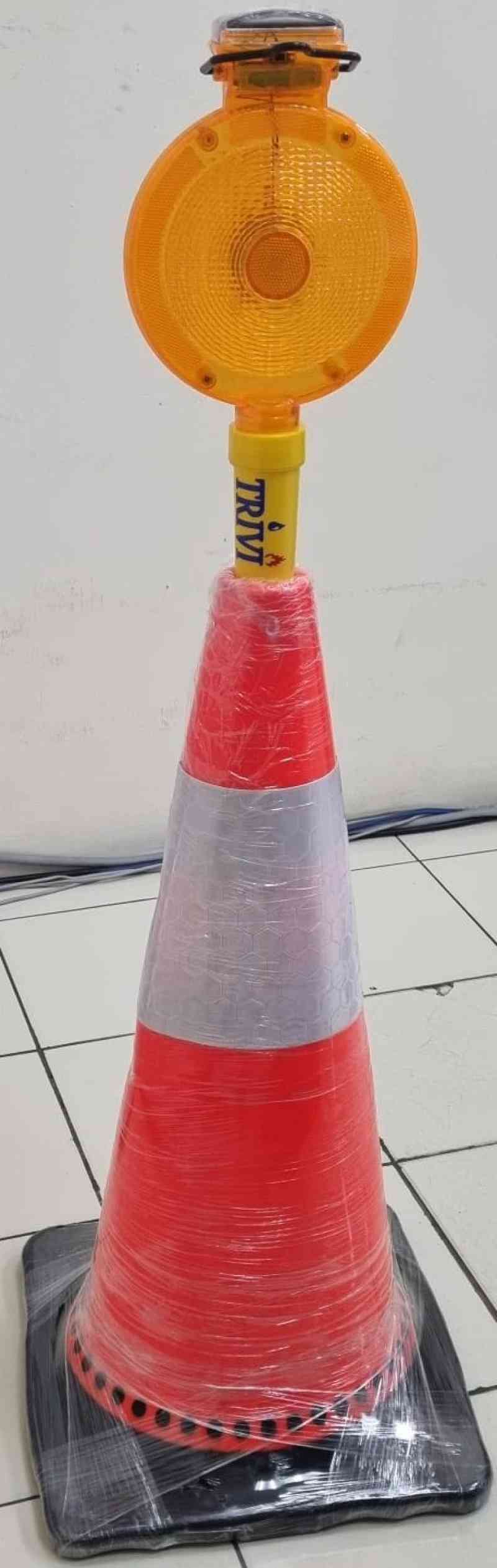 Promo strobe traffic cone solar warning light,Lampu kerucut jalan ...