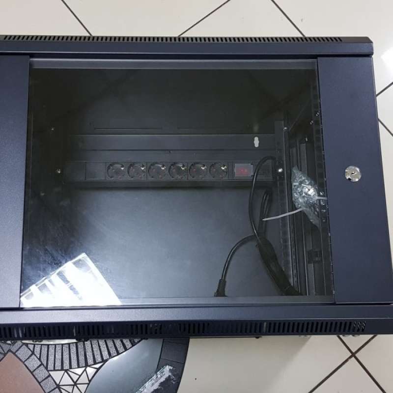 Promo Raja Rack Wallmount 8u depth 500mm single door Diskon 23% di ...