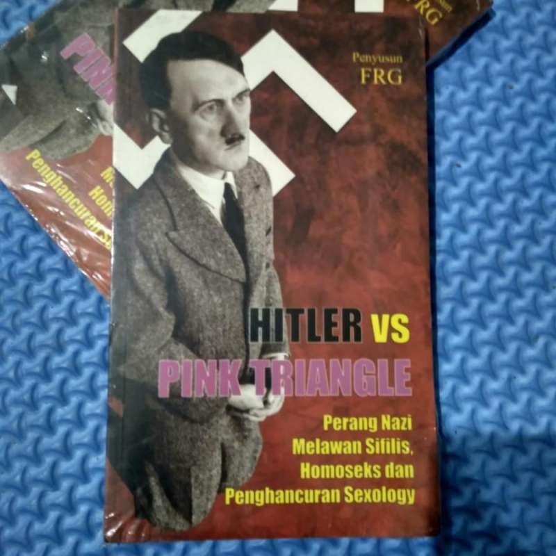 Jual Hitler vs Pink Triangle - FRG di Seller Samudra_Solo - Mayang, Kab ...