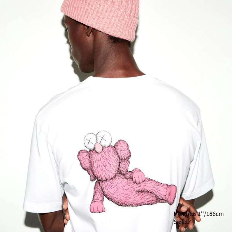 Promo Uniqlo x Kaws Pink Figure Lying Down White Tee - Original Diskon ...
