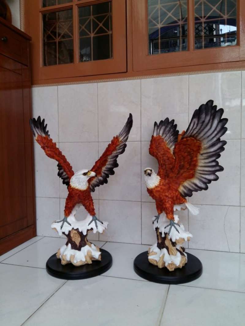 Promo Terbaru Patung Pajangan Burung Elang Rajawali Miniatur Garuda ...