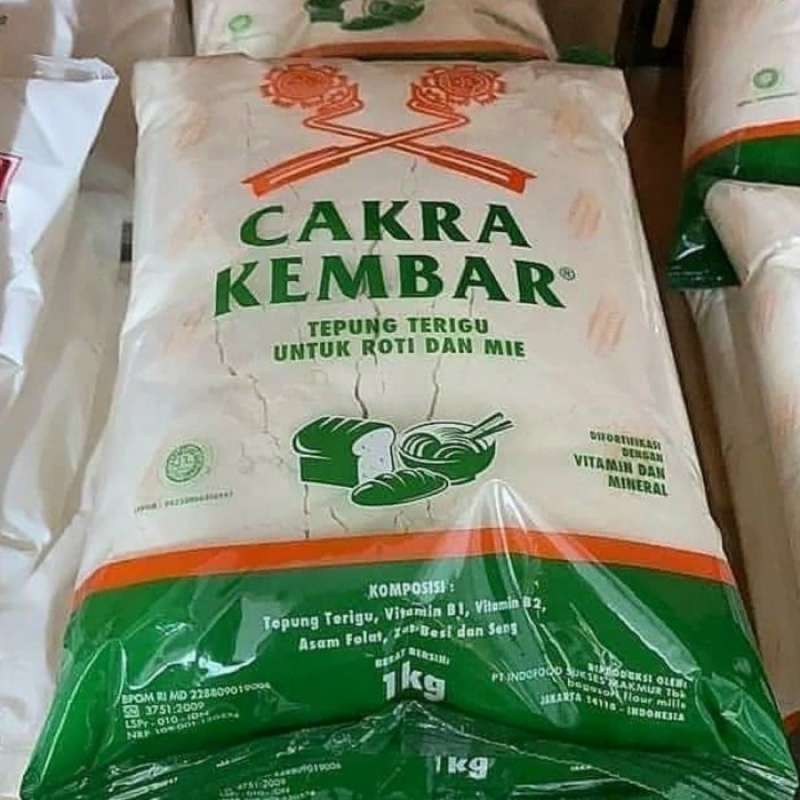 Promo Terigu cakra kembar kemasan 1kg isi 12 pack per dus Diskon 33% di ...