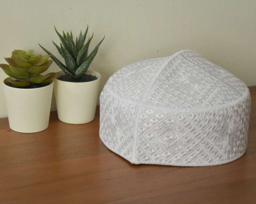 Jual peci pakistan bordir warna putih polos harga terjangkau kualitas ...