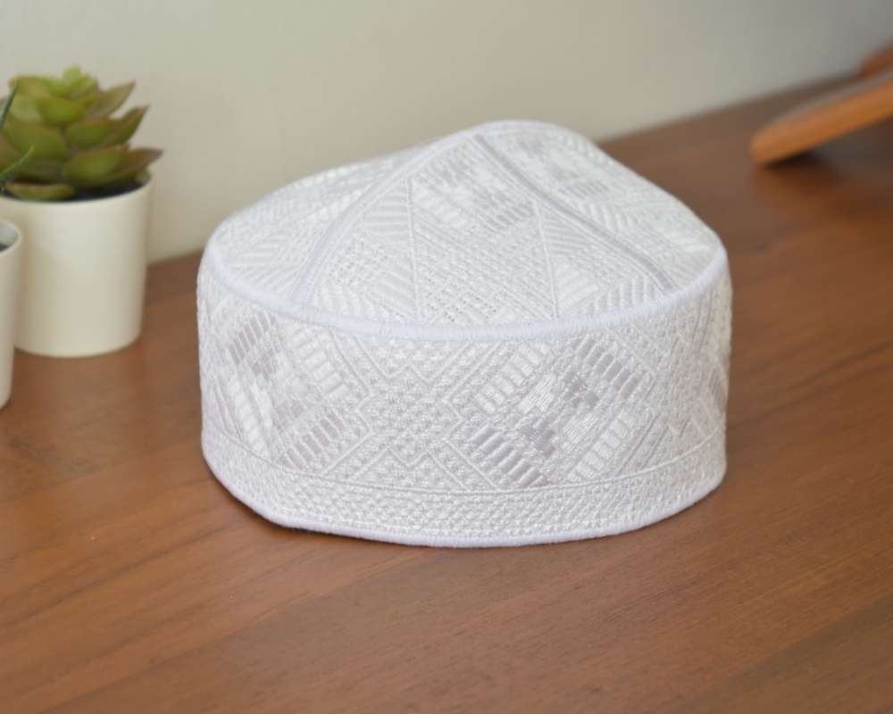 Jual peci pakistan bordir warna putih polos harga terjangkau kualitas ...