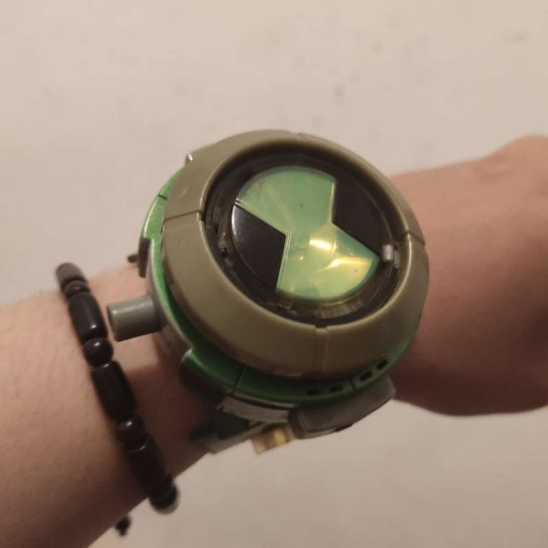 Jual Mainan Jam Tangan Omnitrix Ben 10 Alien Force Ultimate Original ...