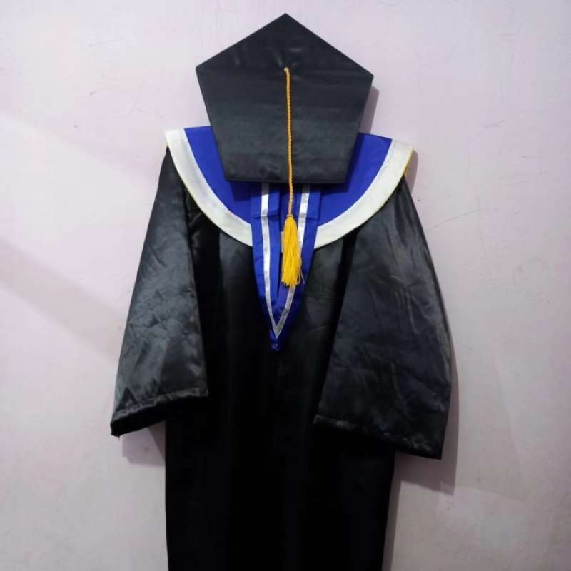 Promo Baju Toga Wisuda Dewasa Biru List Putih Diskon 23% Di Seller ...