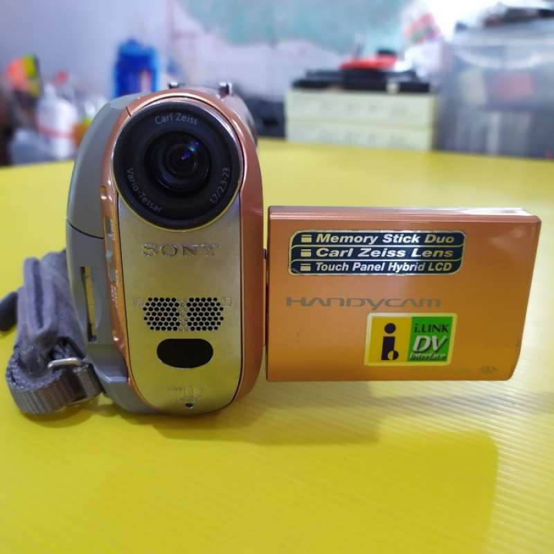 Jual Handycam Sony Mini Dv Hc30e Mekanik Bandel Warna Limited Edition ...