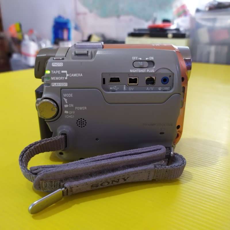 Jual Handycam Sony Mini Dv Hc30e Mekanik Bandel Warna Limited Edition ...