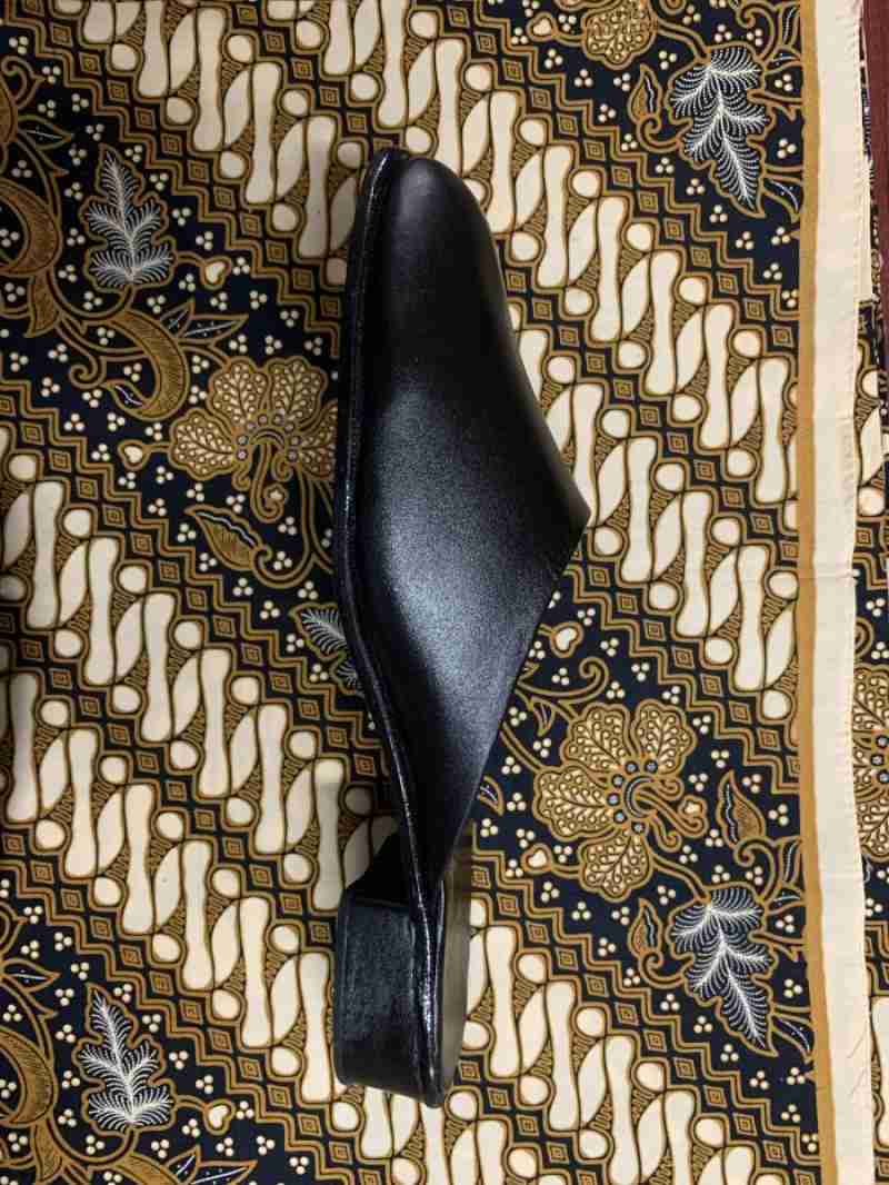 Jual Selop Pria Tradisional Jawa Bahan Kulit Kombinasi - 38 Hitam Di ...