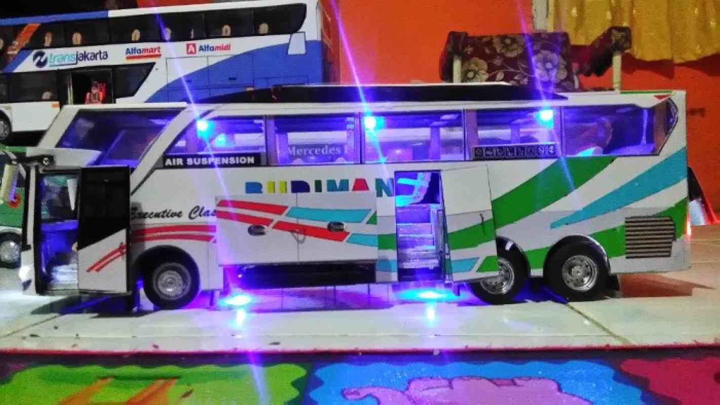 Promo Miniatur Bis Bus Budiman Double Axel Miniatur Bus Full Interior ...