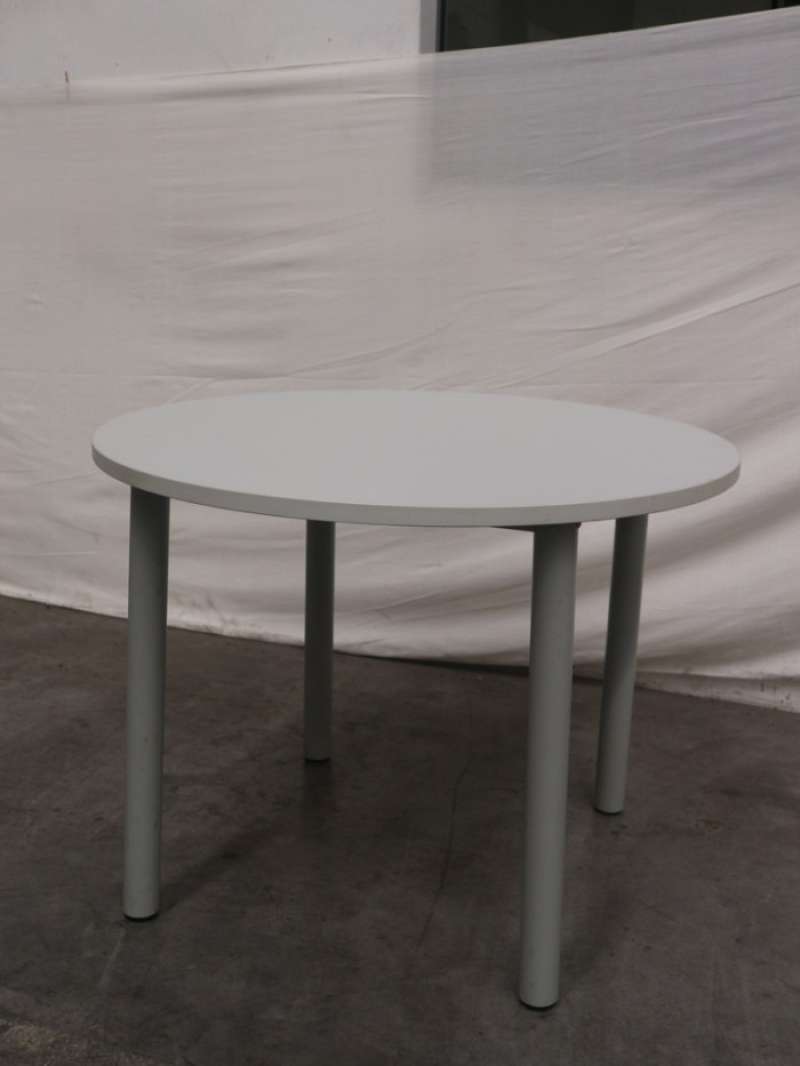 Promo Meja Bundar Top Table Warna Putih Diskon 23% Di Seller Intelino ...