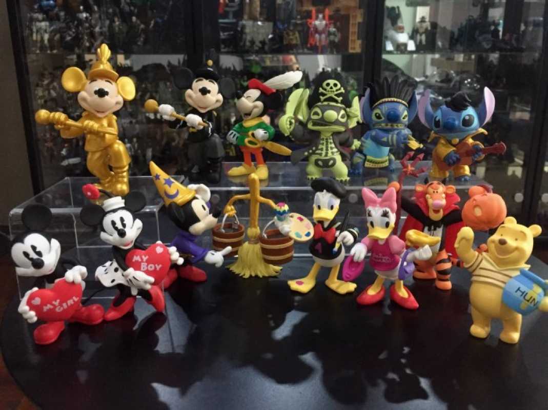 Promo Disney Mini figure world Mickey and Minnie Mouse set Diskon 23% ...