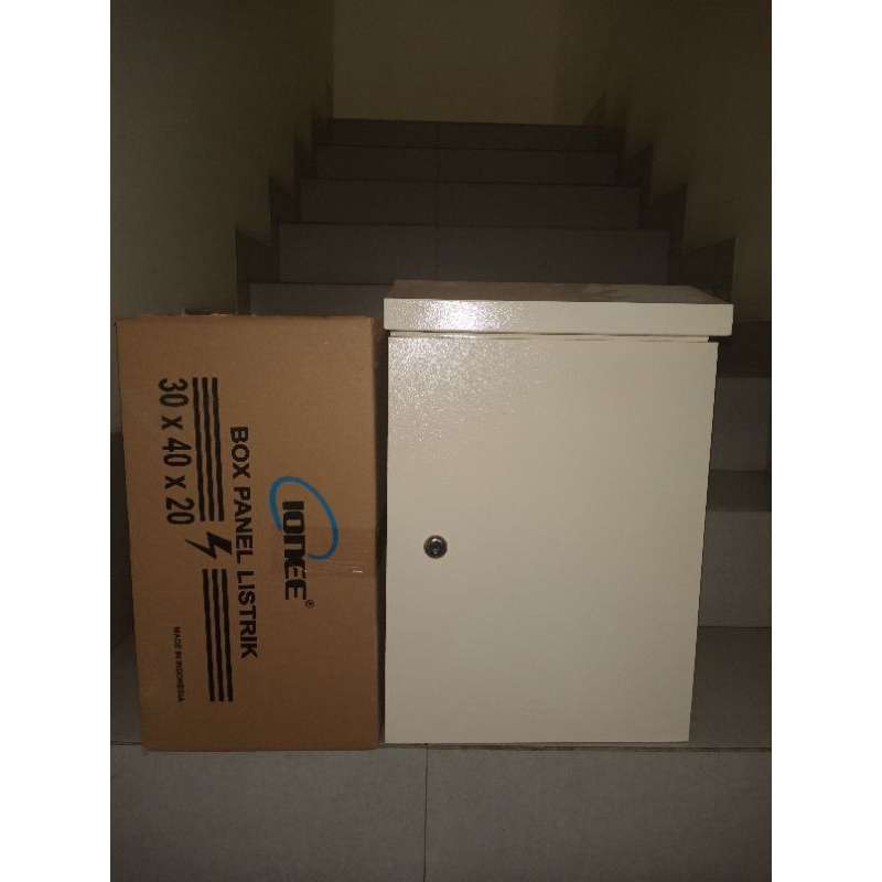 Jual Box Panel Ionee 30x40x20 Topi Di Seller Barat Alun2 Madiun ...