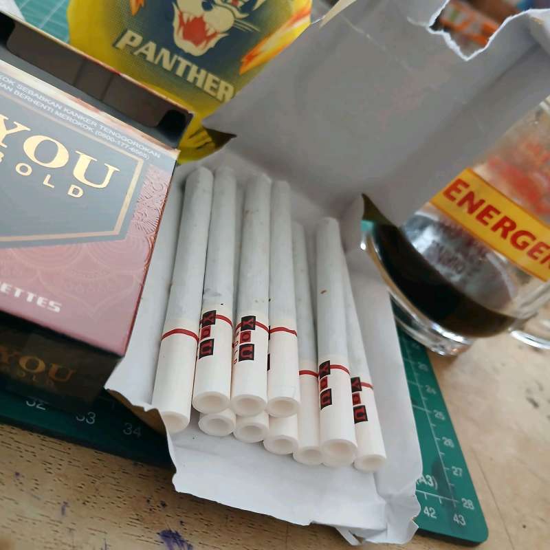 Promo Rokok You Bold Skm 20 Btg Filter Bolong Original Diskon 36% Di ...