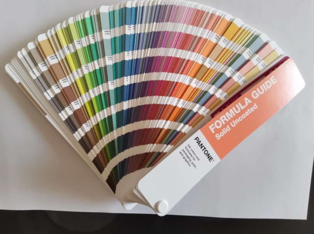 Jual Solid Pantone Plus Series Formula Color Guide Chip Shade Book So ...