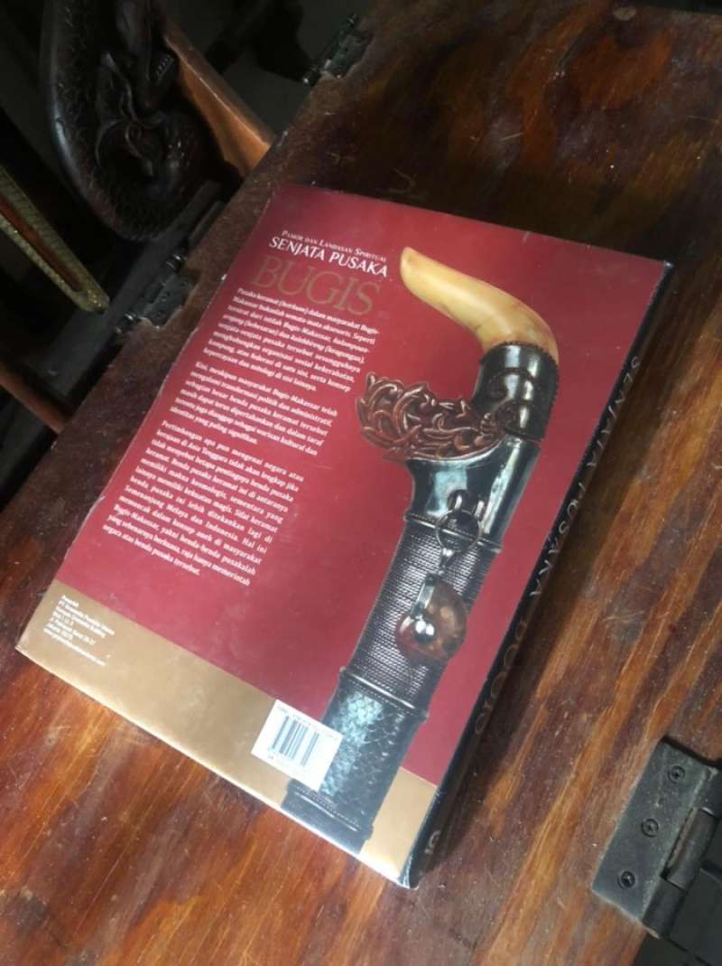 Jual Buku Pamor Dan Landasan Spiritual Senjata Pusaka Bugis Ahmad Ubbe ...