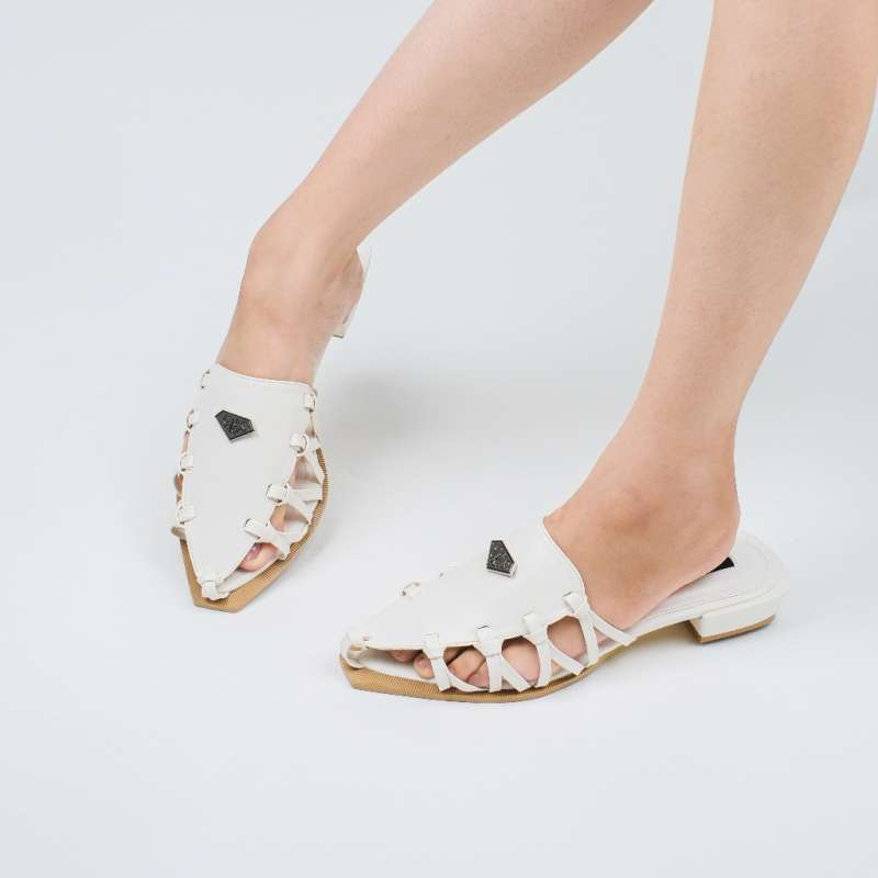 Promo Michelle Jakarta Series Full White Mules - 36 Diskon 27% Di ...